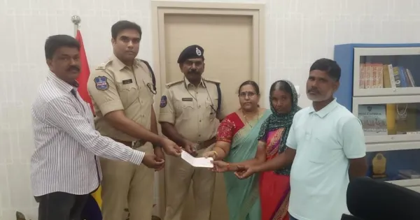 SP Rahul Hegde, IPS: పోలీసు కుటుంబాలకు బాసటగా భద్రత పథకం - Rajamudra ...